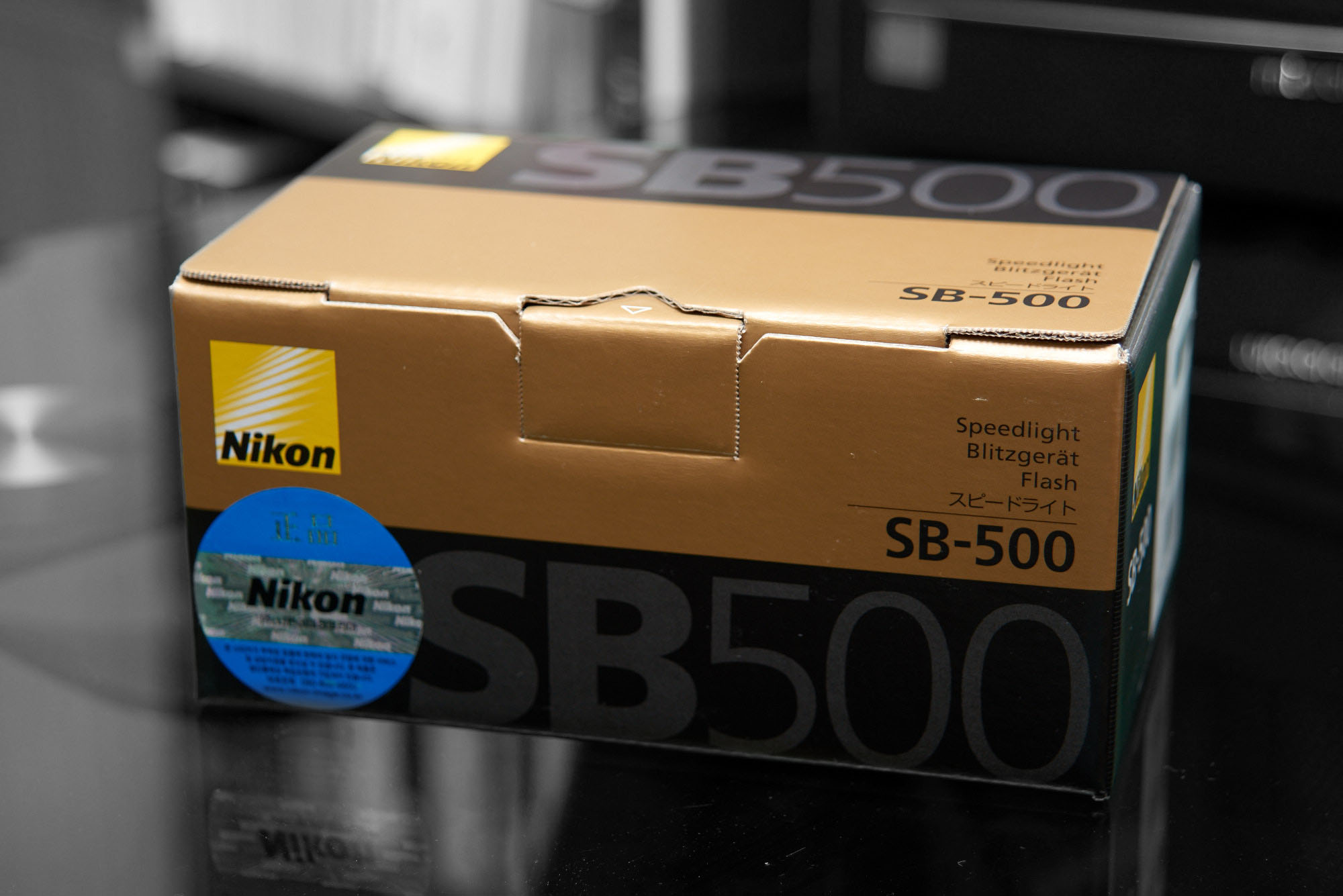 Unboxing: Nikon Speed Light SB-500