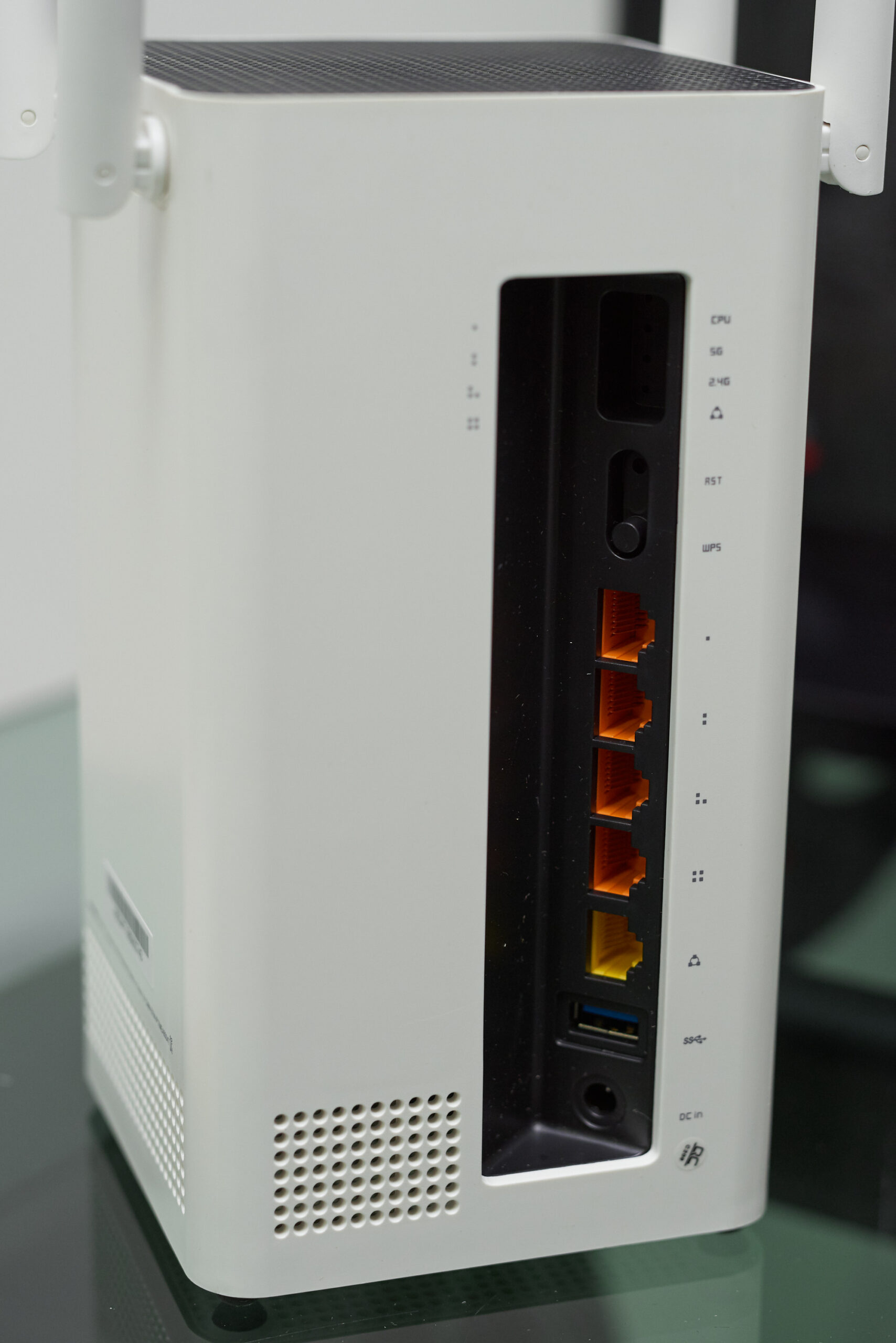 Unboxing: EFM ipTIME A8004T 유무선 공유기